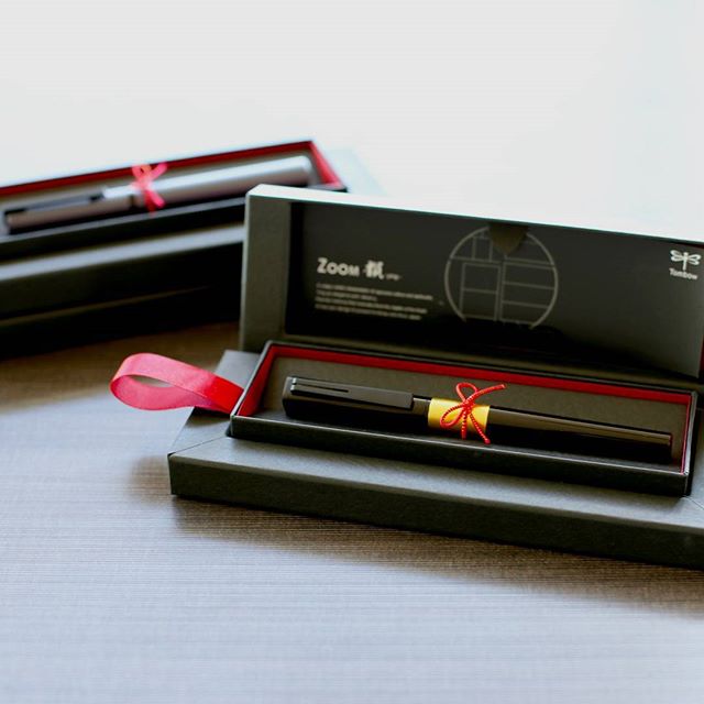 ZOOM Ying Samon Ballpoint Pen / Tombow – bungu